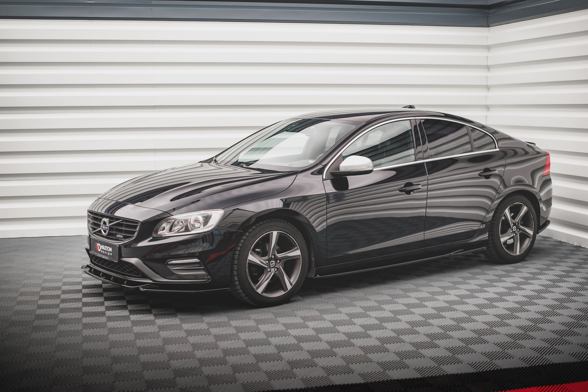 Dokładki Progów Volvo S60 R-Design Mk2 Gloss Black | Nasza Oferta ...